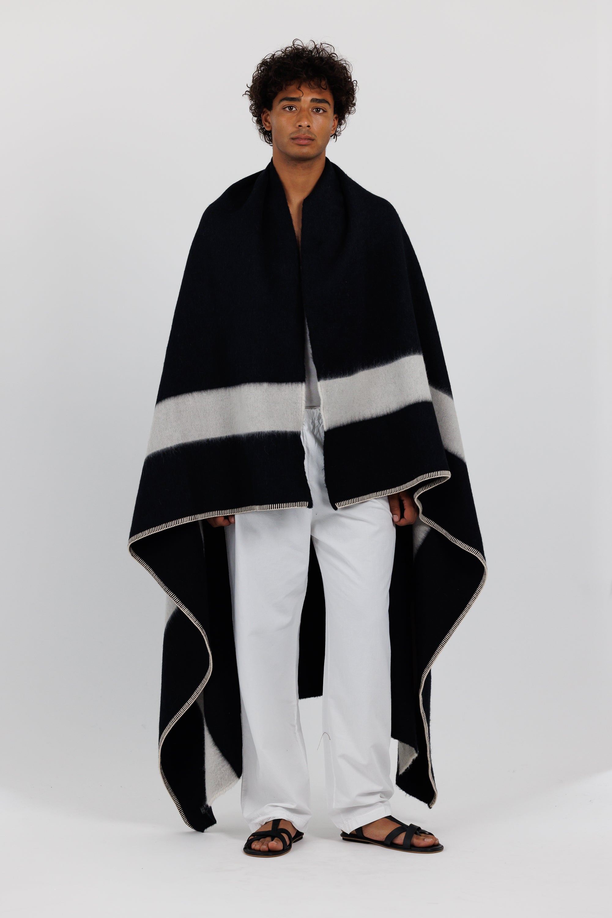 Boucle Brushed Throw – Cozy & Stylish Shawl | EMOTE – Emote World